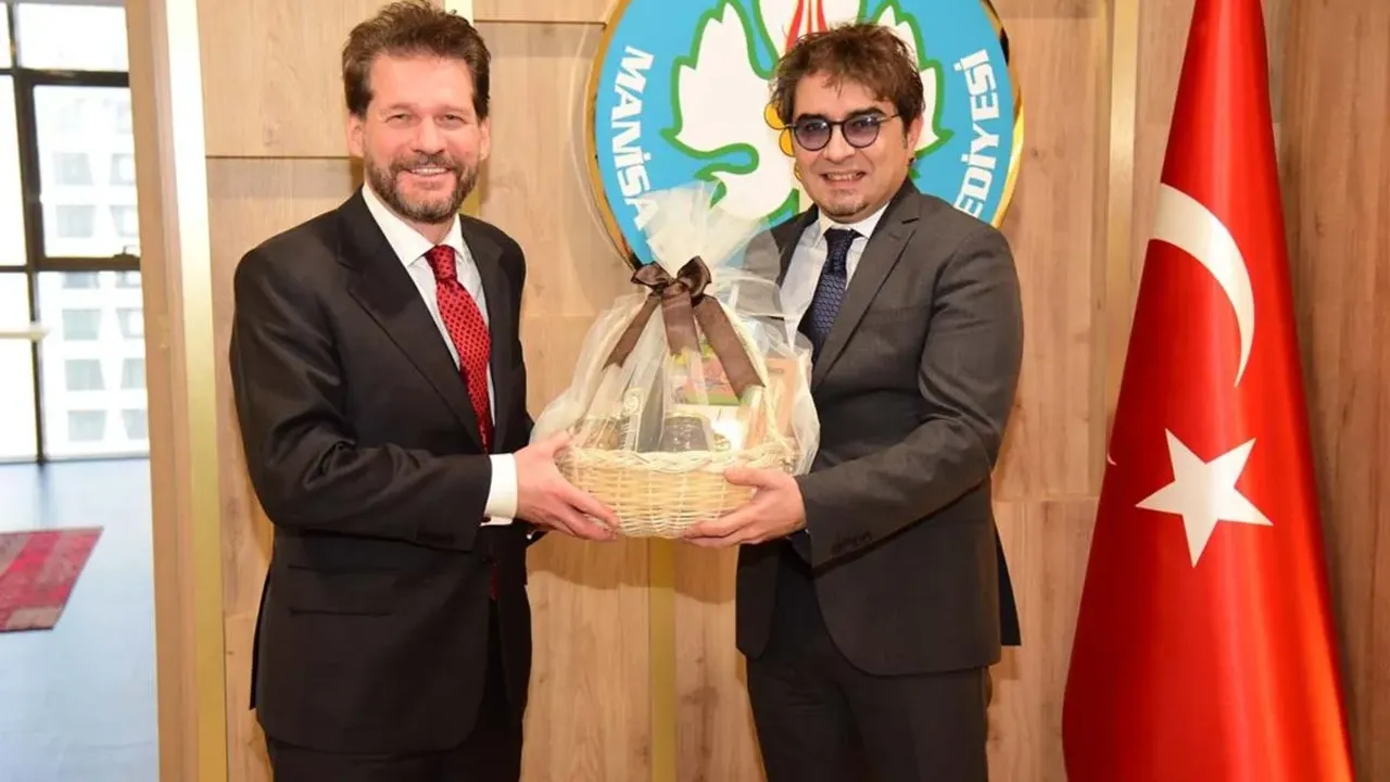 Ahmet Anıl Ceylan Kimdir? Aslen Nereli, Kaç Yaşında, Evli mi, Görevi ...