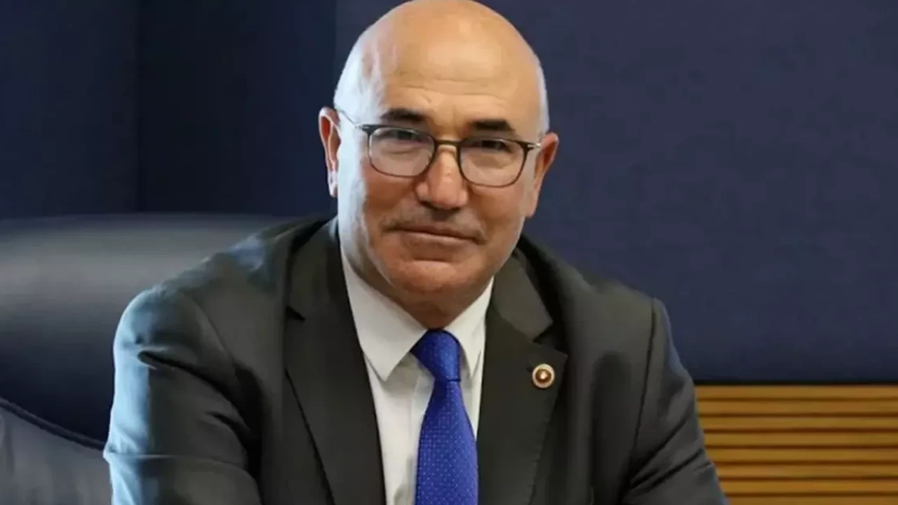 Mahmut Tanal kimdir? Evli mi? Aslen nereli? Hangi partide, milletvekili ...